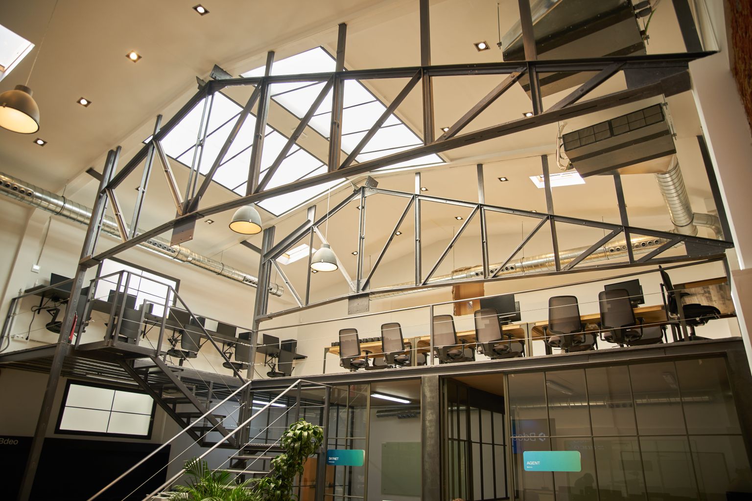 Sostenible, funcional y divertida. Así es la nueva oficina de Bdeo